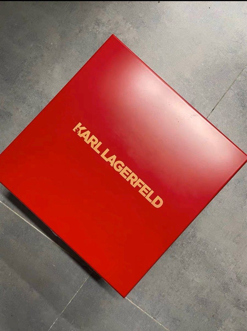 [sold] Karl Lagerfeld 2023 Year of Rabbit Premium Gift Set., Luxury ...
