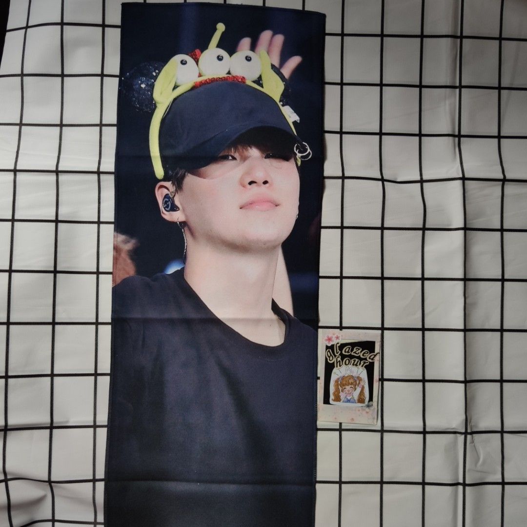 SUGA WINGS TOUR SLOGAN FANSITE BANNER (PRELOVED), Hobbies & Toys ...