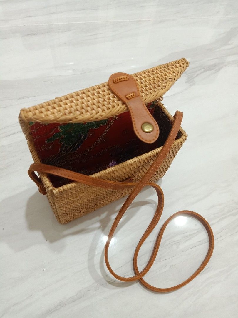 Tas Rotan, Fesyen Wanita, Tas & Dompet di Carousell