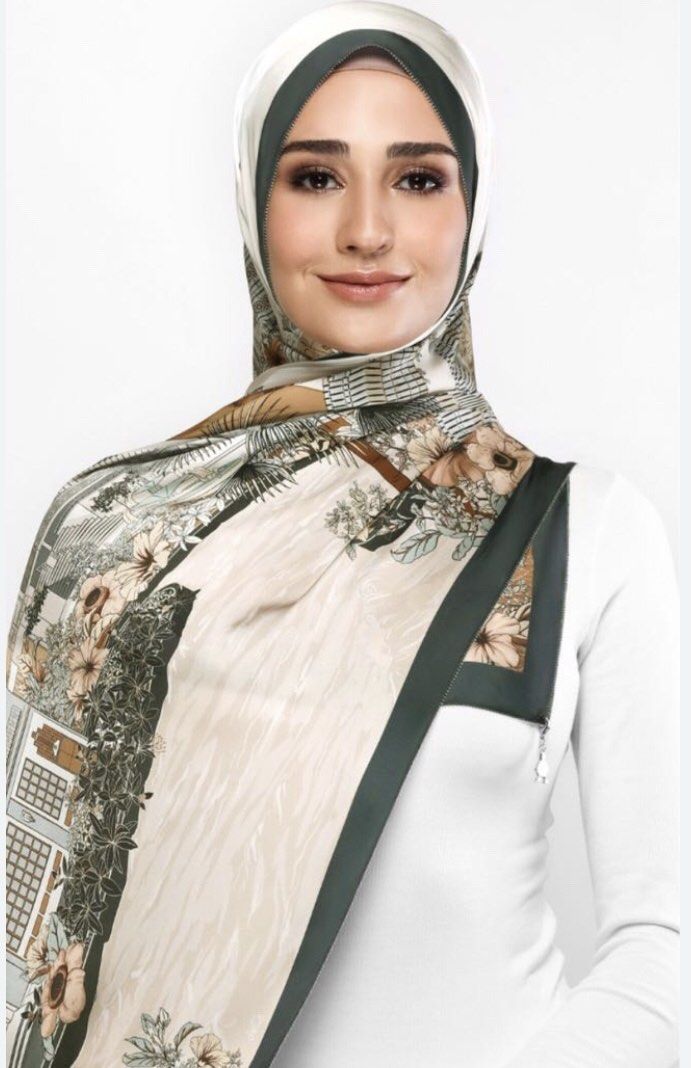 The Merdeka dUCk Shawl in Khatulistiwa, Women's Fashion, Muslimah ...