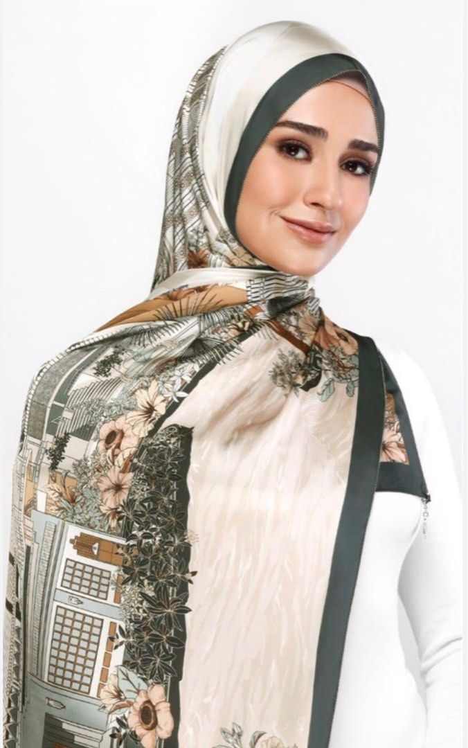 The Merdeka dUCk Shawl in Khatulistiwa, Women's Fashion, Muslimah ...