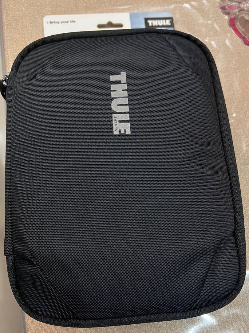 Thule subterra PowerShuttle Plus, Men's Fashion, Bags, Belt bags ...