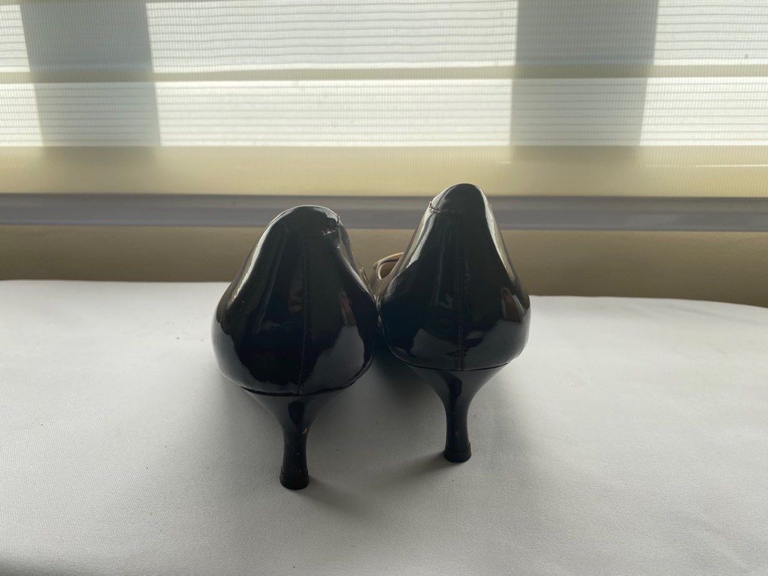 Trample Art executive shoes, Women's Fashion, Footwear, Heels on Carousell