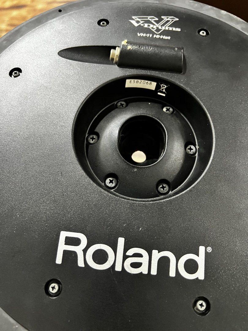 VH 11 Hi Hat Roland, Hobbies & Toys, Music & Media, Music Accessories ...