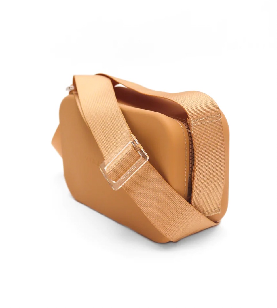 Viajecito Tan Splashkit body, Women's Fashion, Bags & Wallets, Cross ...