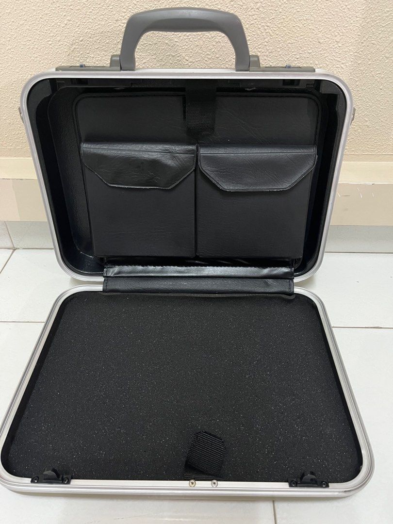 Vintage Apple Briefcase, Men's Fashion, Bags, Briefcases on Carousell
