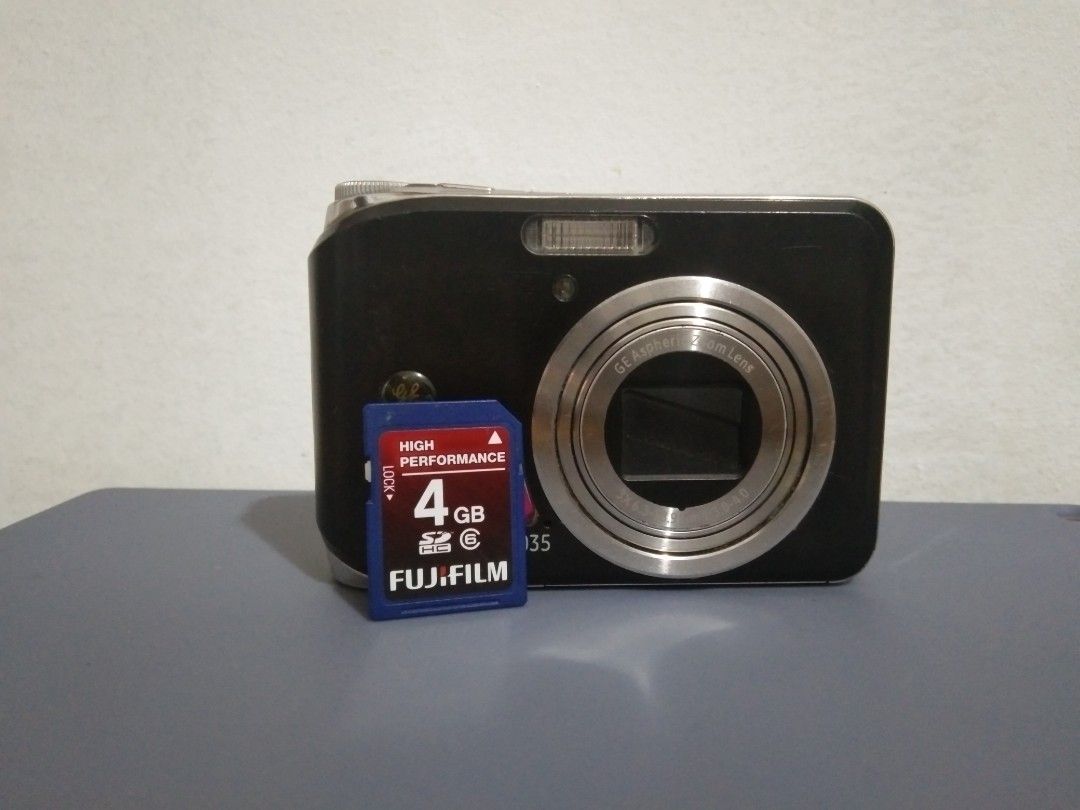 Vintage Digital Camera (GE A1035), Photography, Cameras on Carousell
