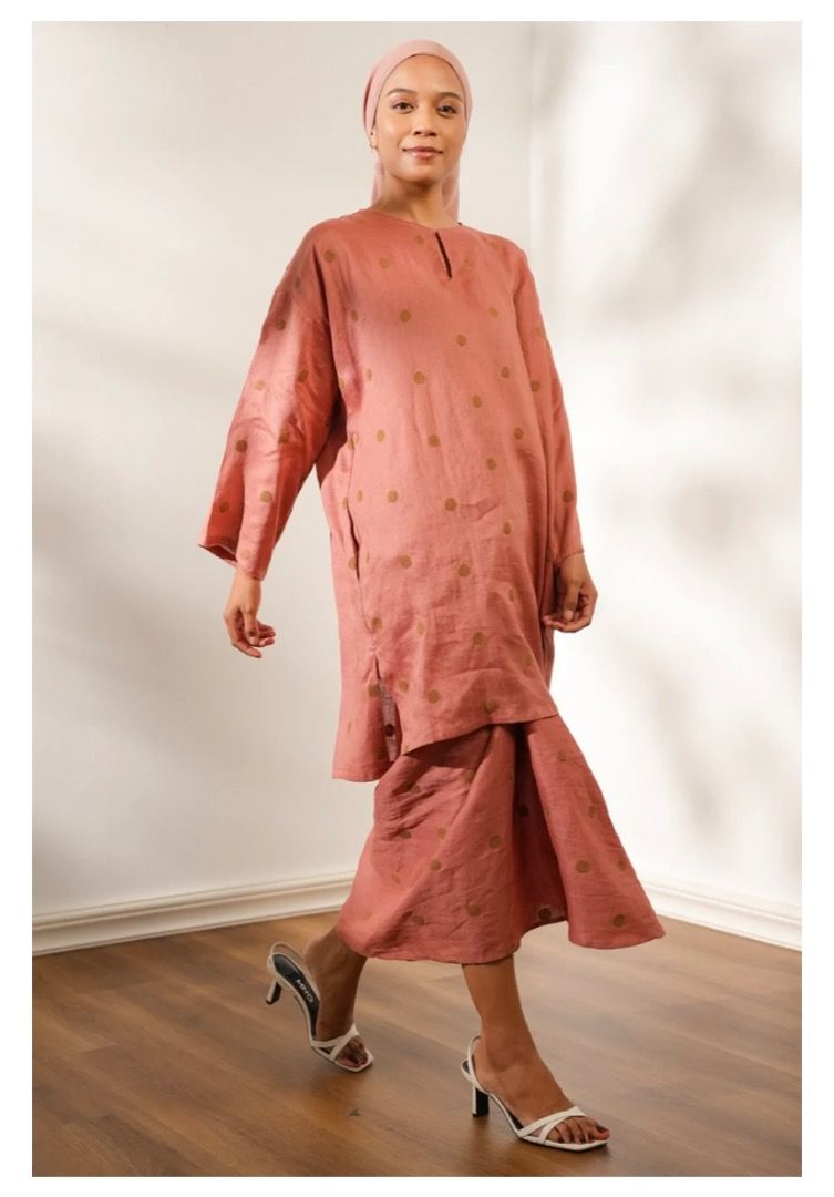 Whimsigirl Nona Linen Kurung Set in Kantan, Women's Fashion, Dresses ...