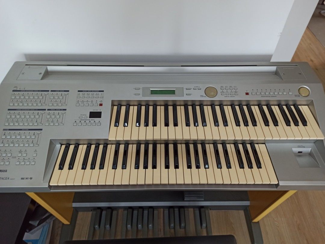 Yamaha Stagea ELB-01 Keyboard, Hobbies & Toys, Musical Instruments on Carousell