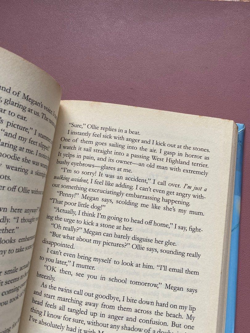 ZOE SUGG Girl Online, Hobbies & Toys, Books & Magazines, Fiction & Non ...