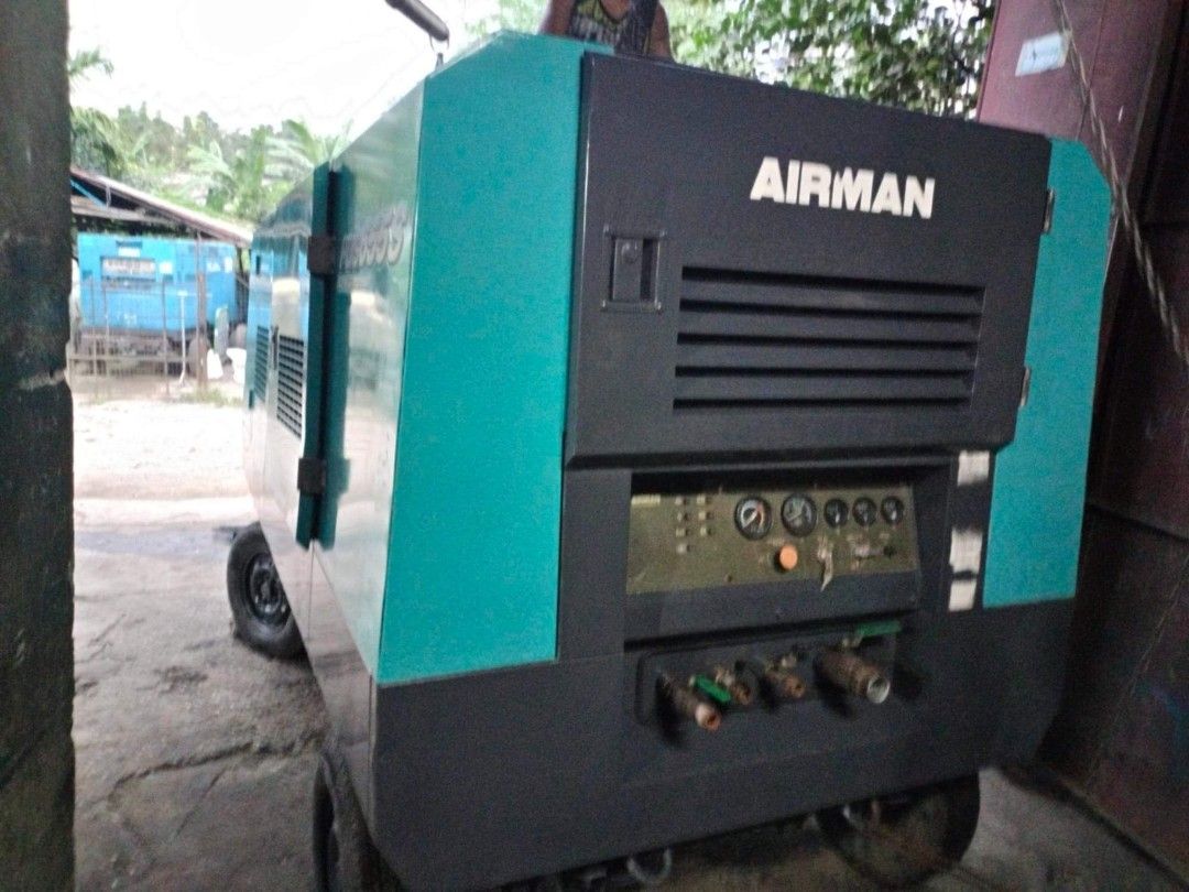 AIRMAN COMPRESSOR PDS655S, Commercial & Industrial, Industrial ...