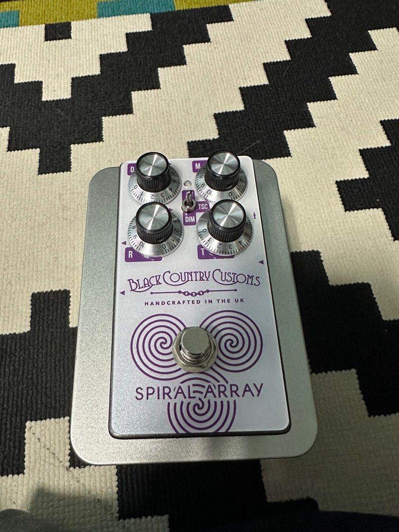 LANEY BLACK COUNTRY CUSTOMS SPIRAL ARRAY CHORUS PEDAL, Hobbies & Toys, Music & Media, Music ...
