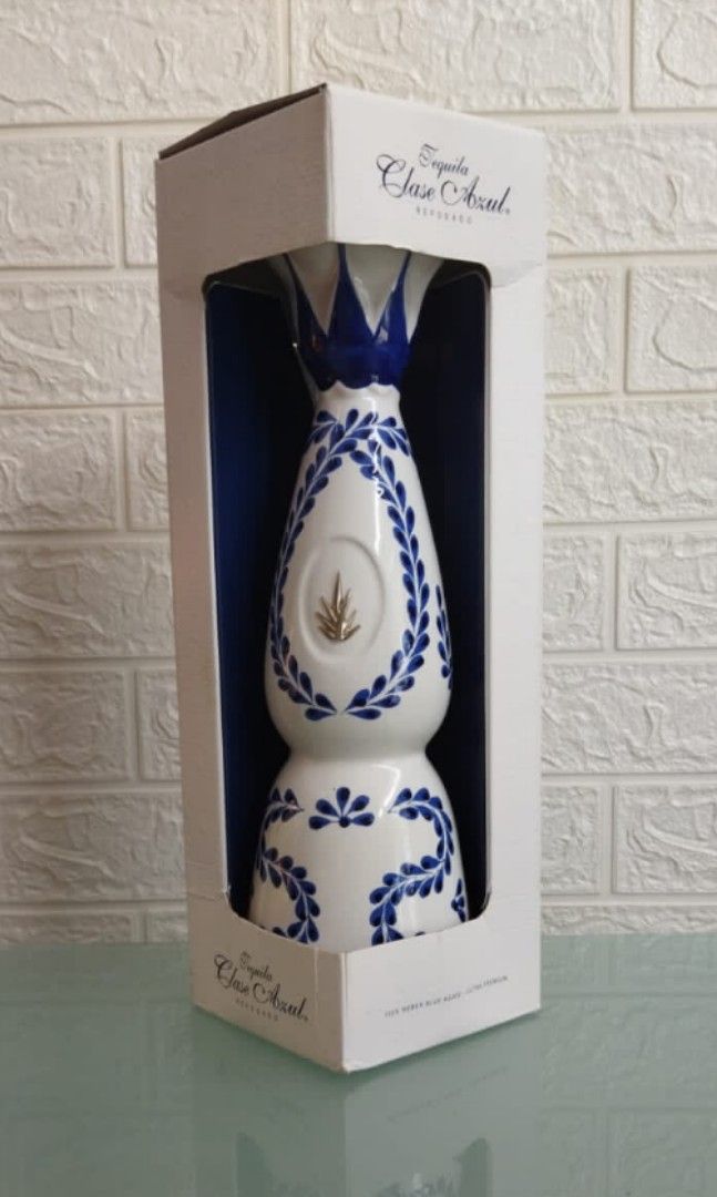 Botol bekas Clase Azul 750ml, Antik, Pajangan di Carousell