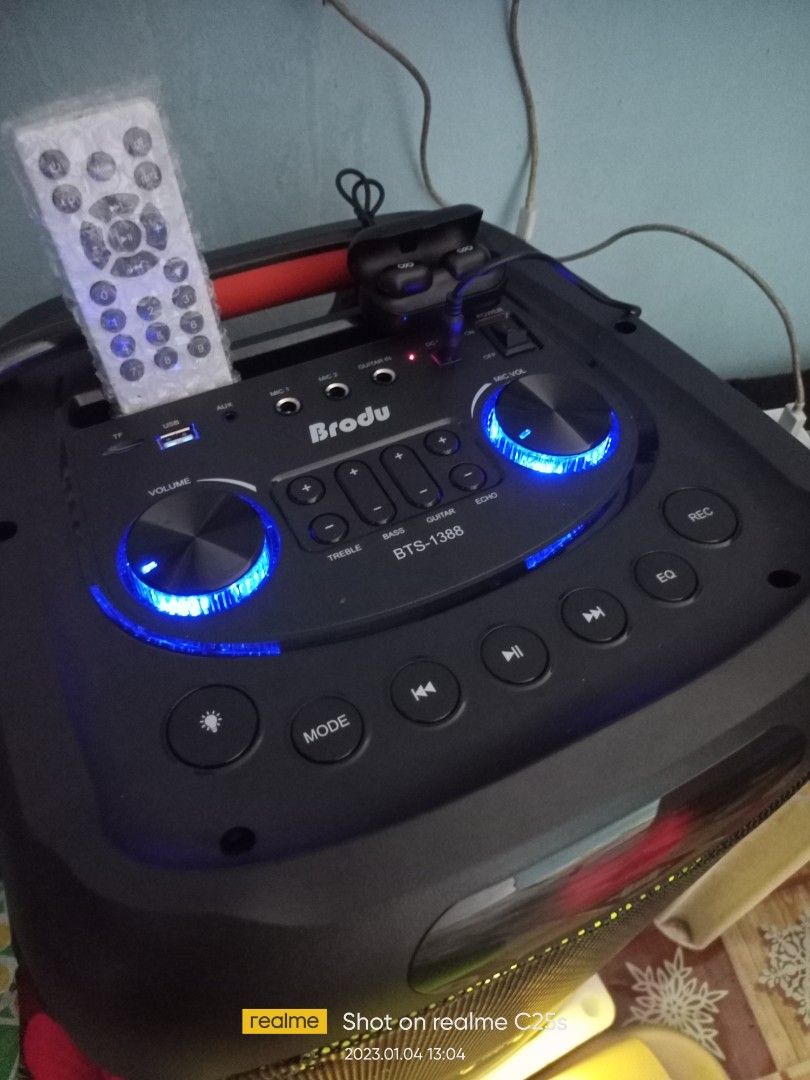 Brodu Speaker complete set 2 months old like new 2 times lang ginamit good condition smooth 99% ...