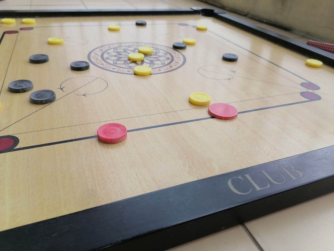carrom/ karom, Hobbies & Toys, Toys & Games on Carousell