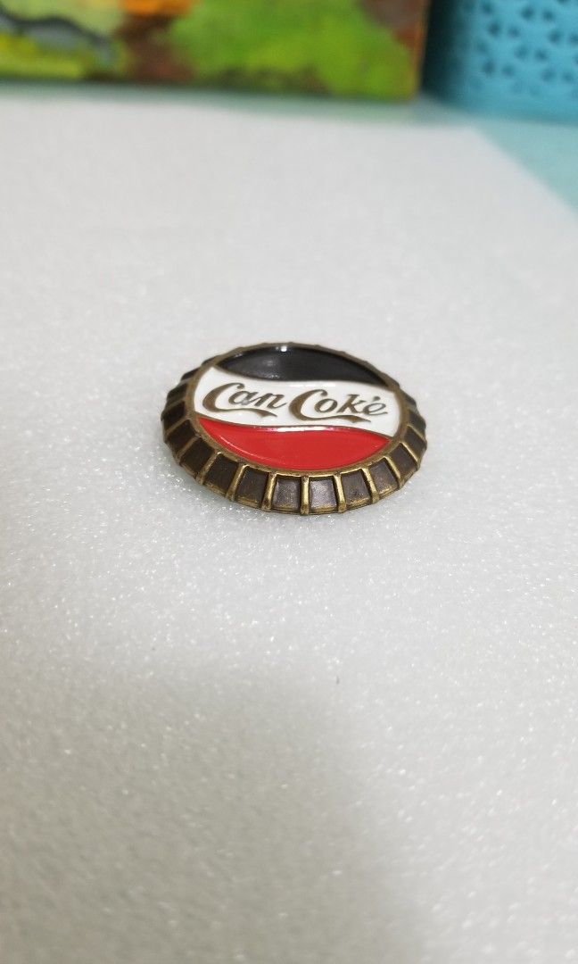 COCA COLA BOTTLE CAP THEME VINTAGE STYLE BROOCH, 興趣及遊戲, 收藏品及紀念品, 古董收藏 ...