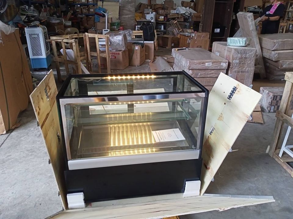 COUNTER TOP CAKE CHILLER DISPLAY, Food & Drinks, Chilled & Frozen Food ...