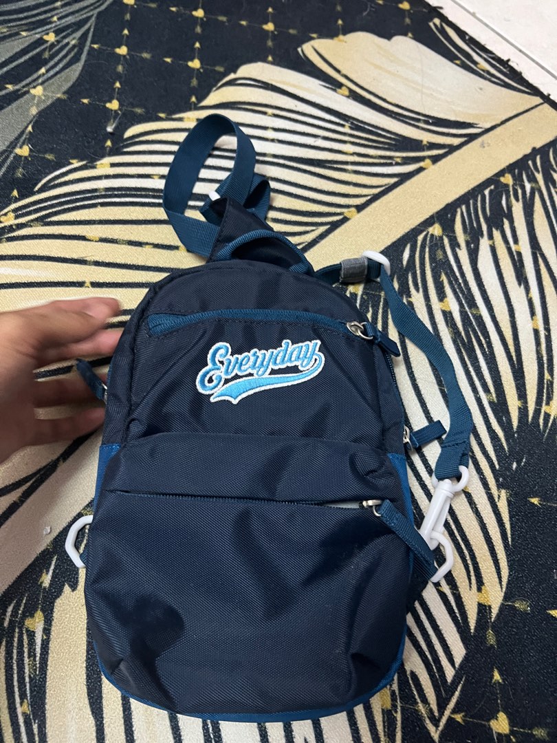 Daiz Sling Bag Korea Brand. Condition Like New, Men's Fashion, Bags ...