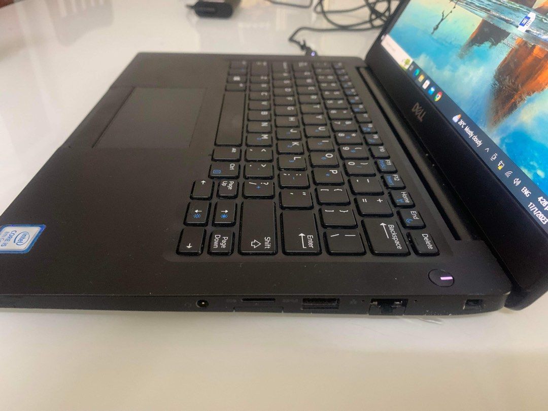 Dell 7390 16gb/ 128-ssd normal HD graphic hd 620 with hdmi port. Normal ...