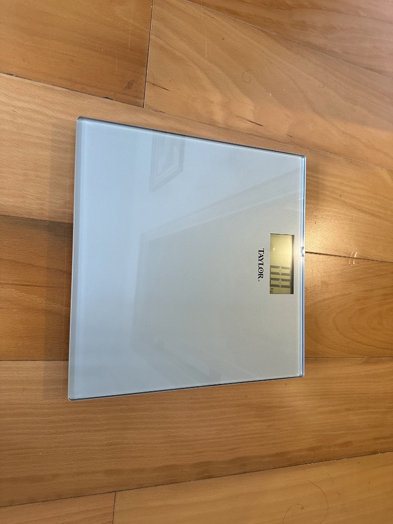 Electric scale, purchased in TrueValue, Health & Nutrition, Health ...