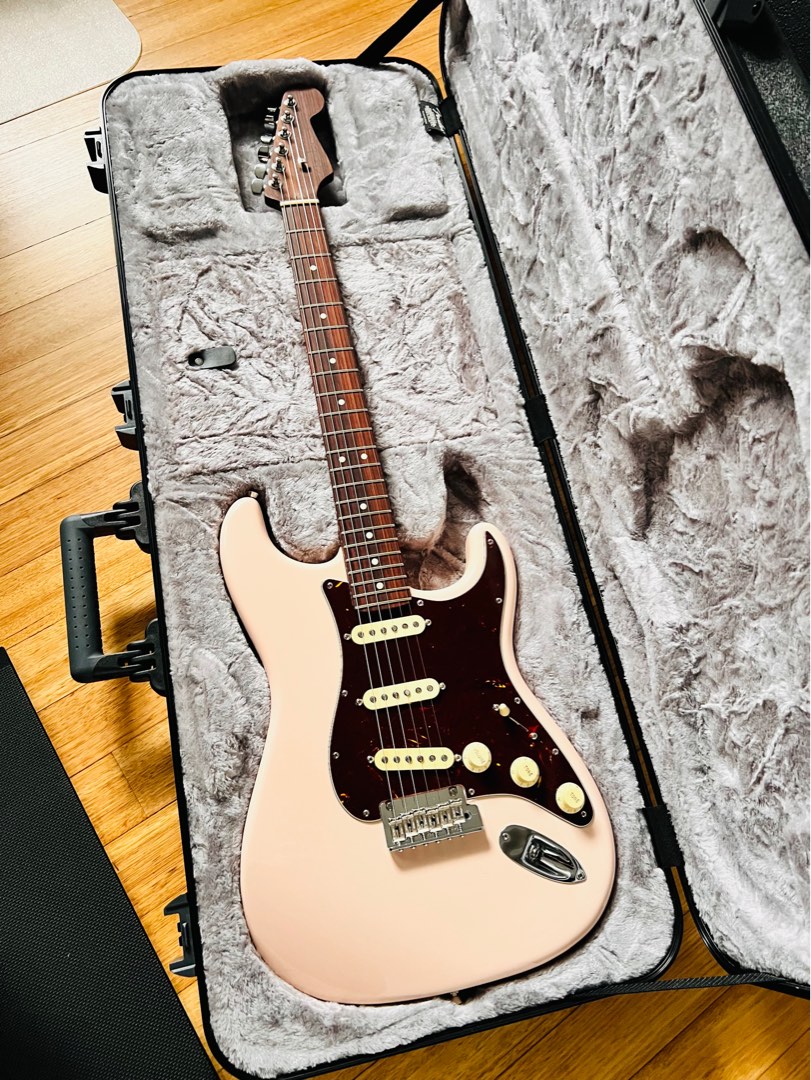 Fender Ltd Ed American Pro II Shell Pink, Hobbies & Toys, Music & Media ...