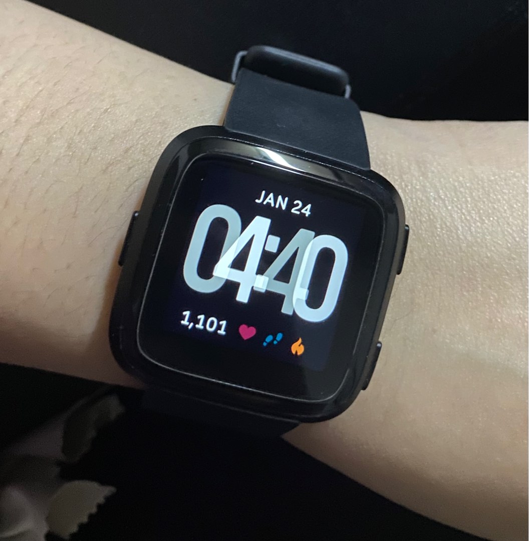 Fitbit Versa 1, Women's Fashion, Watches & Accessories, Watches on ...