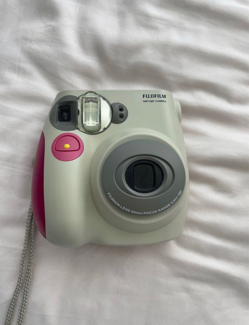 Fujifilm Instax Mini Polaroid Camera, Photography, Cameras on Carousell