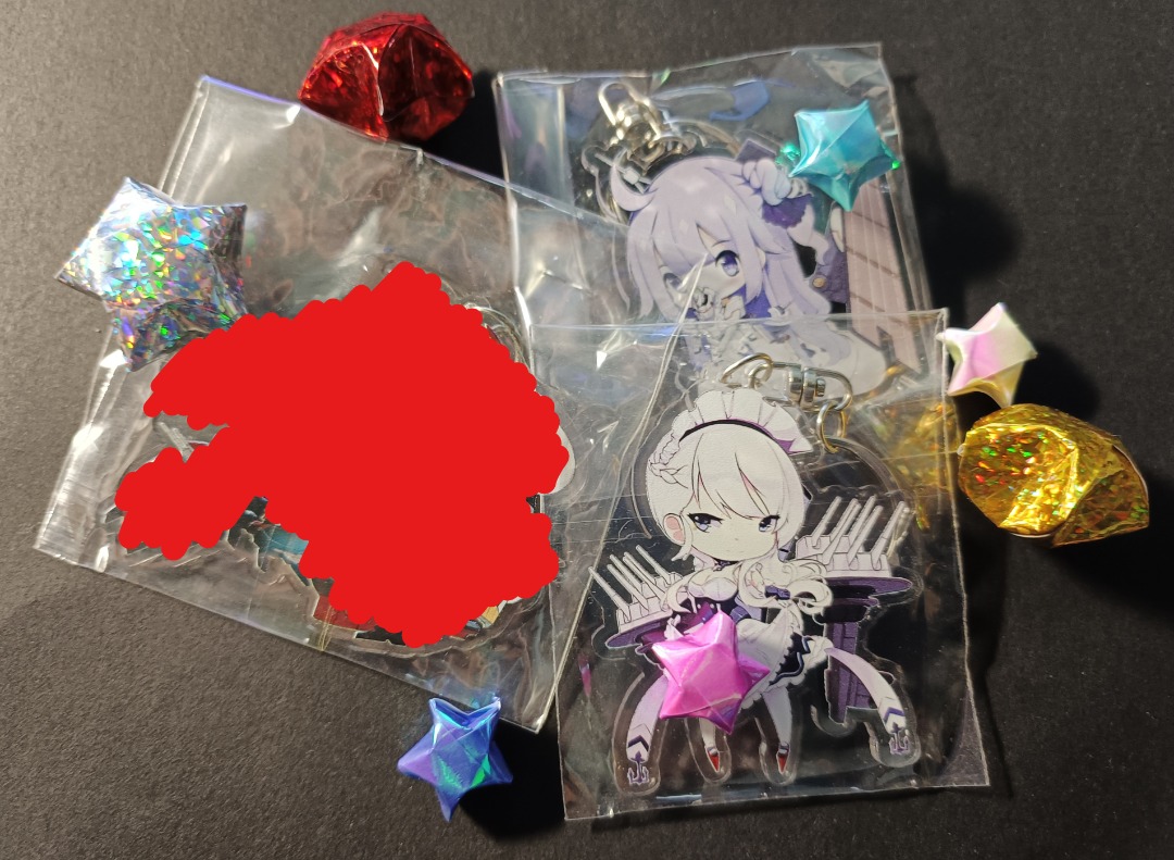 Game keychains: Azur Lane [Unicorn and Belfast], Hobbies & Toys ...