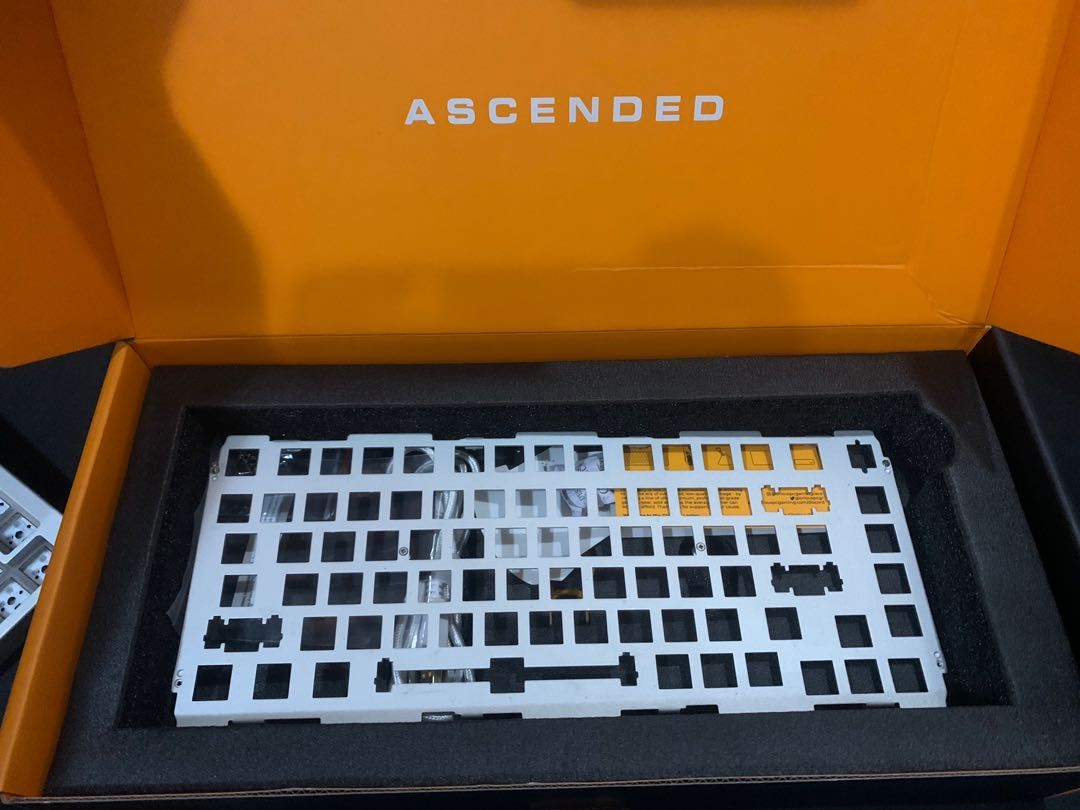 GMMK PRO WHITE ICE BAREBONES + GLORIOUS CARRYING CASE, Computers & Tech, Parts & Accessories ...