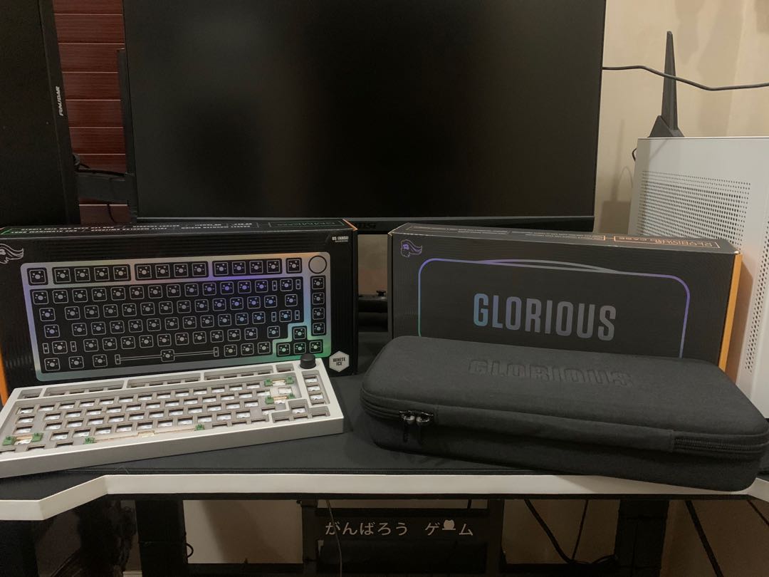 GMMK PRO WHITE ICE BAREBONES + GLORIOUS CARRYING CASE, Computers & Tech ...