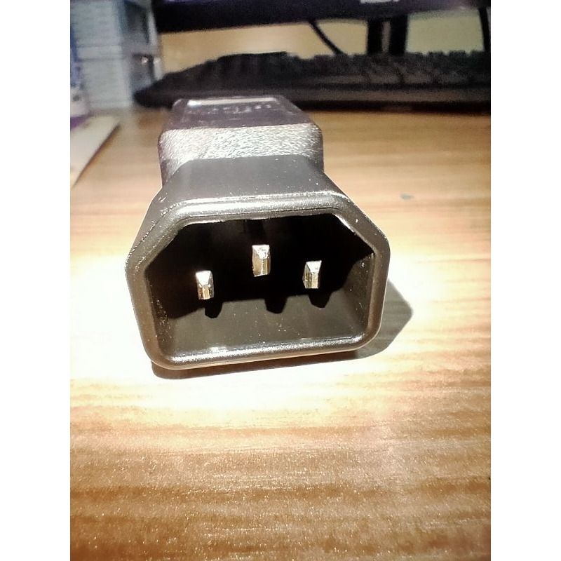IEC C14 to Nema 5-15R Plug Adapter, Computers & Tech, Parts ...