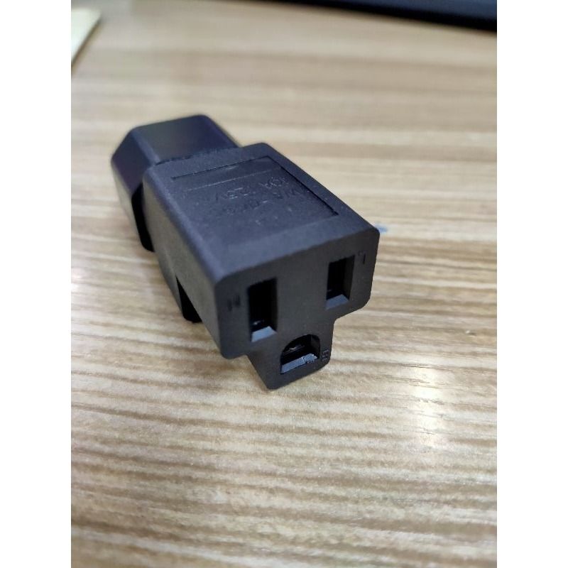 IEC C14 to Nema 5-15R Plug Adapter, Computers & Tech, Parts ...