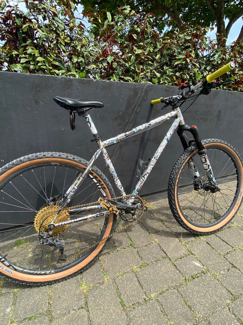 Jamis Custom MTB, Sports Equipment, Bicycles & Parts, Bicycles on Carousell