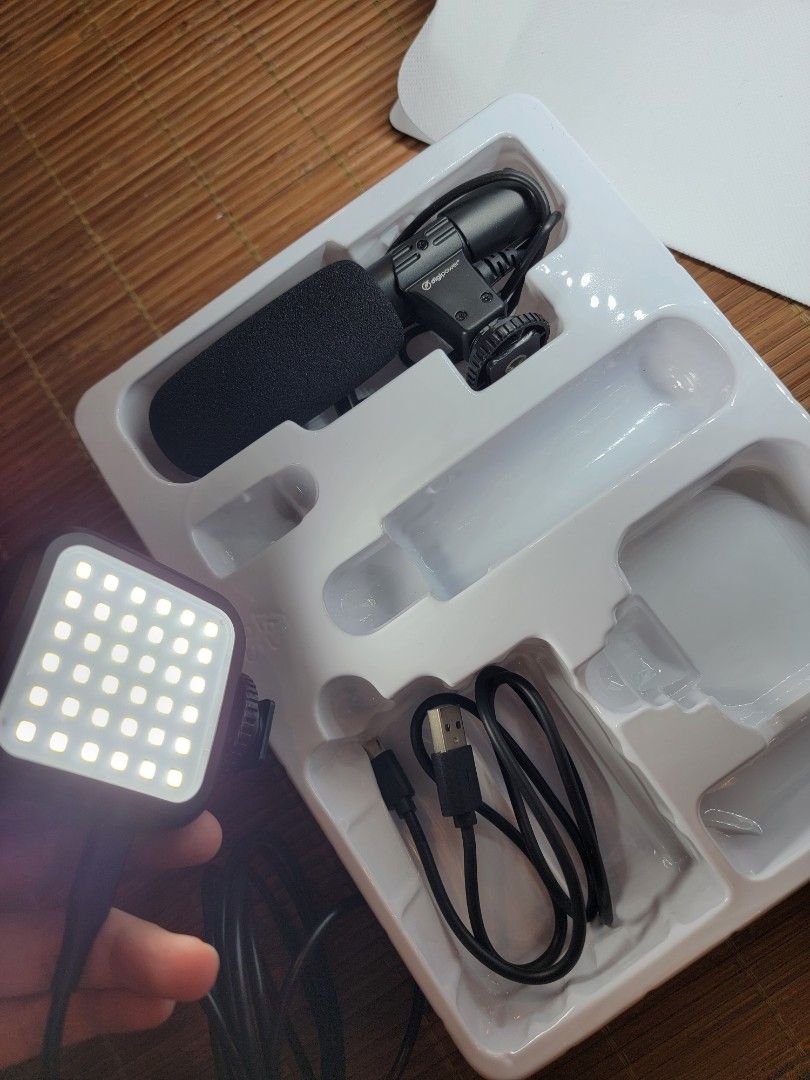 LED flash and Vlogging Mic, Photography, Photography Accessories ...