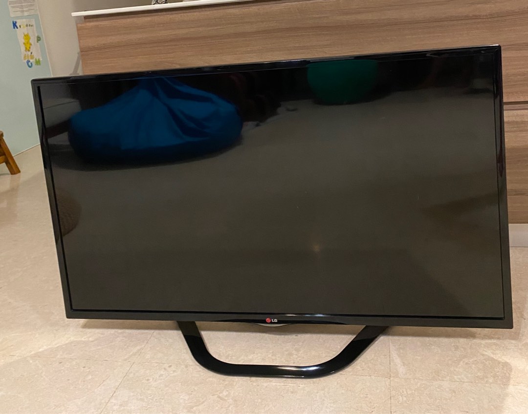 LG 47 inch CINEMA Smart TV, TV & Home Appliances, TV & Entertainment, TV on Carousell