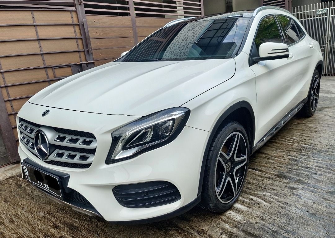 Mercedes Benz Mercy GLA 200 AMG 2019 Putih, Mobil & Motor, Mobil untuk Dijual di Carousell