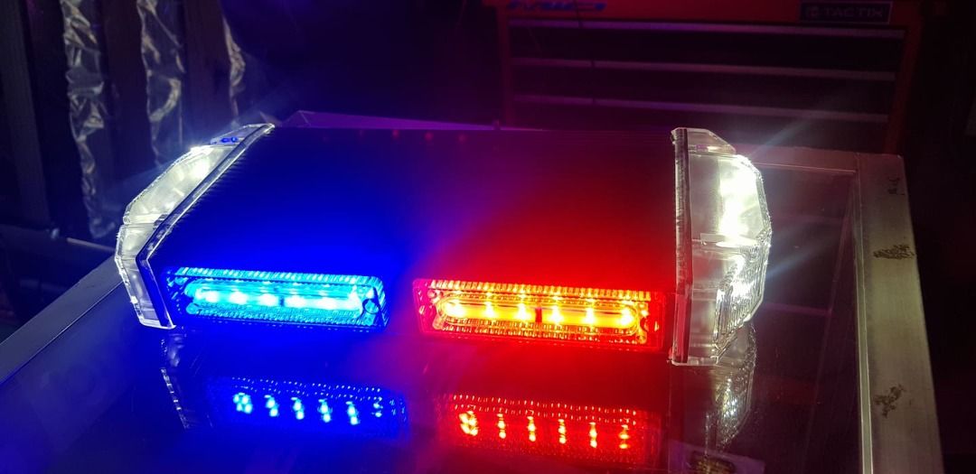 Mini Blinker Red and Blue, Car Parts & Accessories, Audio, Video, Alarm ...