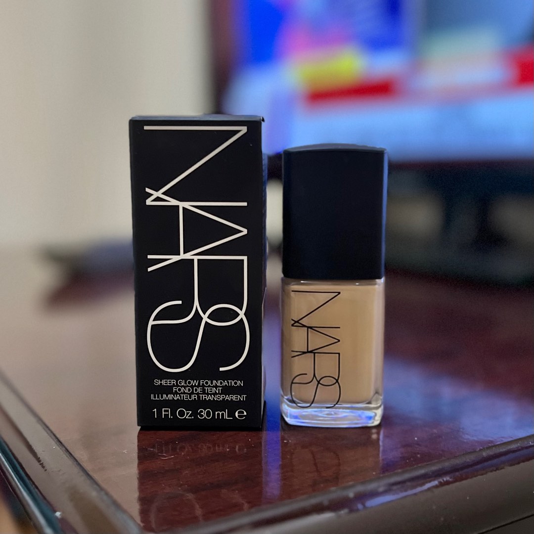 NARS SHEER GLOW FOUNDATION in Vienna Light 4.5 (LOWEST PRICE HERE ...