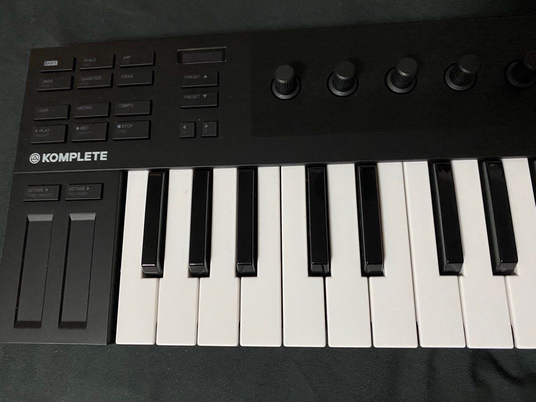 Native Instrument Midi Controller 32 keys, Hobbies & Toys, Music ...
