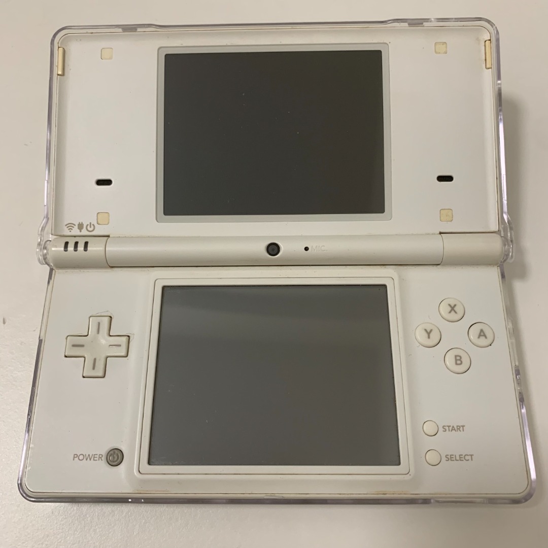 Nintendo DSi white color, Video Gaming, Video Game Consoles, Nintendo on Carousell