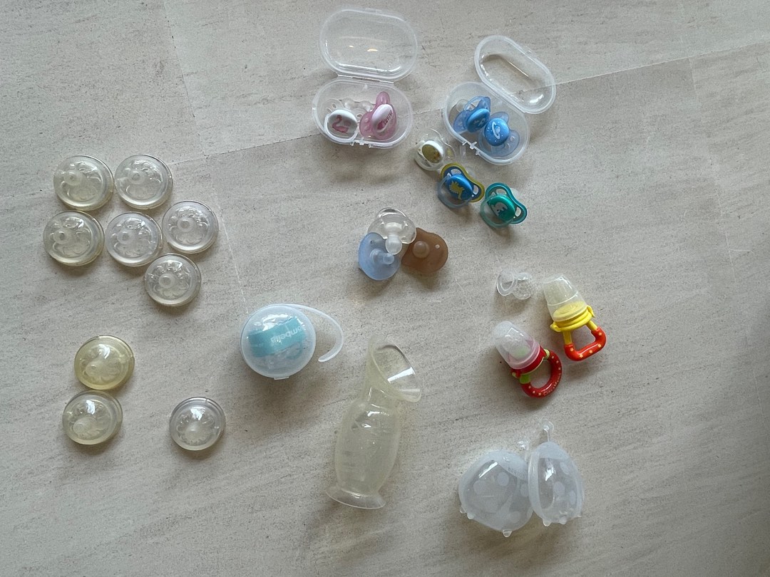 Pacifiers and teets, Babies & Kids, Nursing & Feeding, Soothers ...