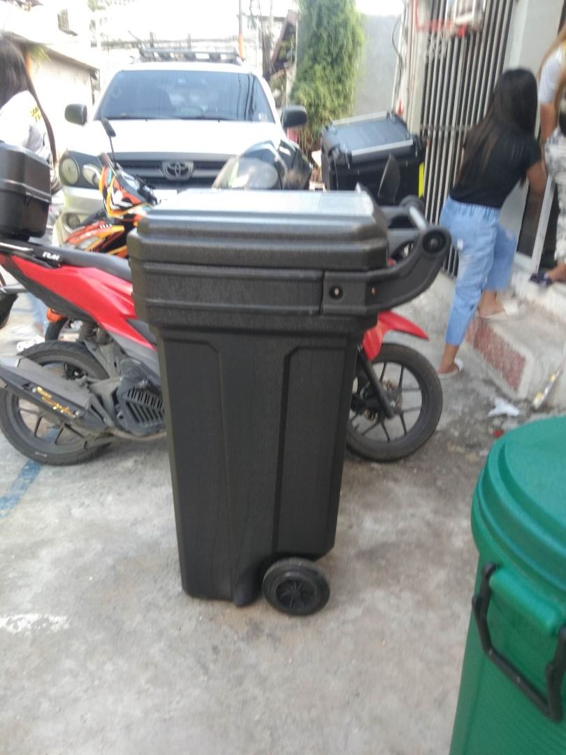ROLLER KING BIN TRASH BIN 250 LITERS, Furniture & Home Living, Cleaning ...