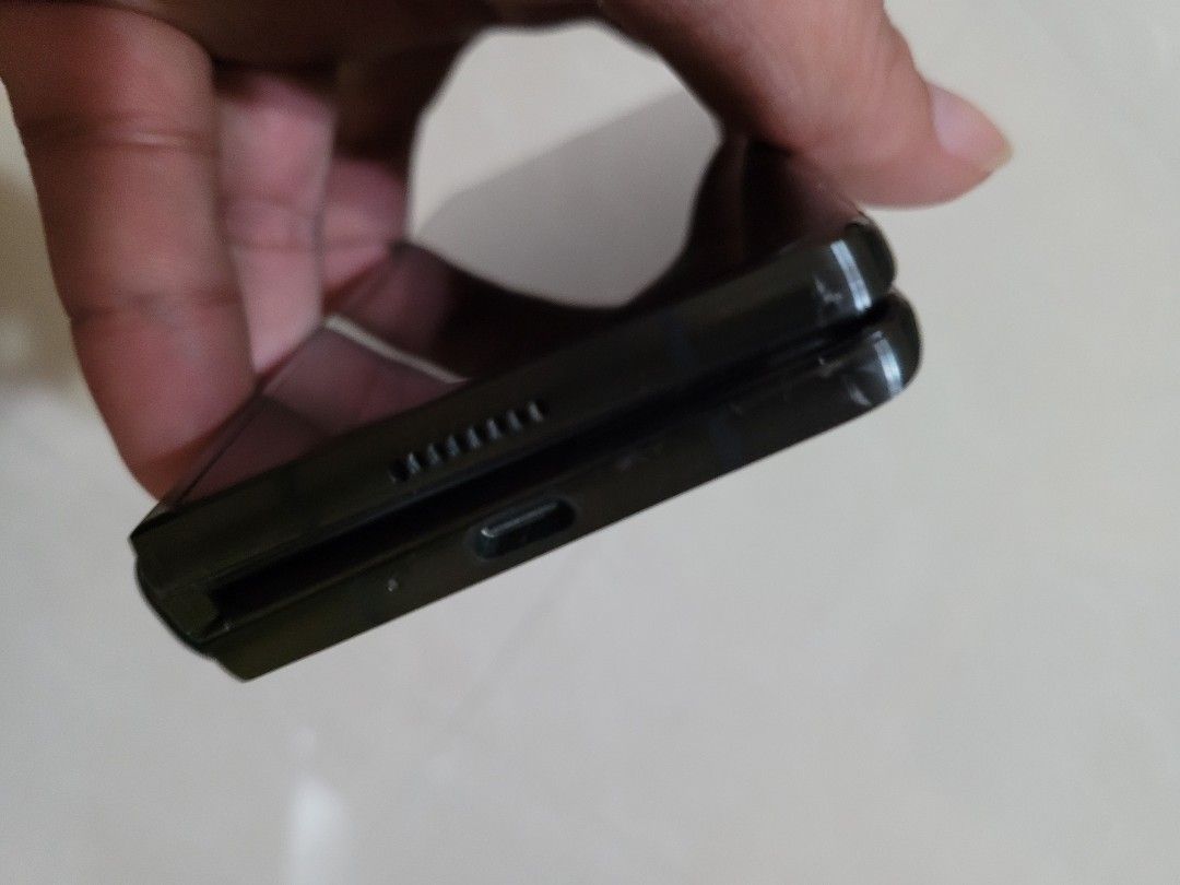 Samsung Z fold 2(inner screen flex cable faulty), Mobile Phones ...