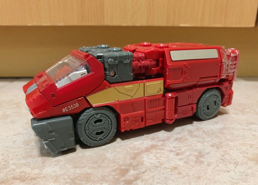 Transformers Siege Ironhide + Battlemaster Pteraxadon, Hobbies & Toys ...