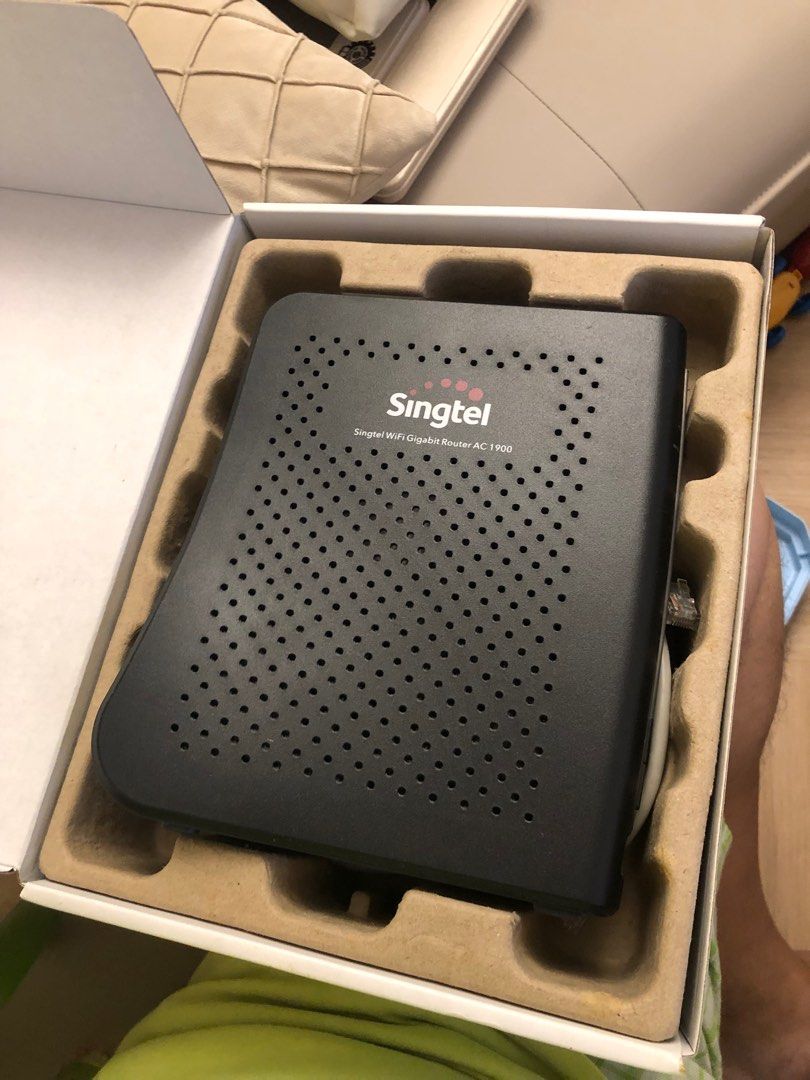 Singtel Fibre Broadband Gigabit Router (slightly negotiable), Computers ...