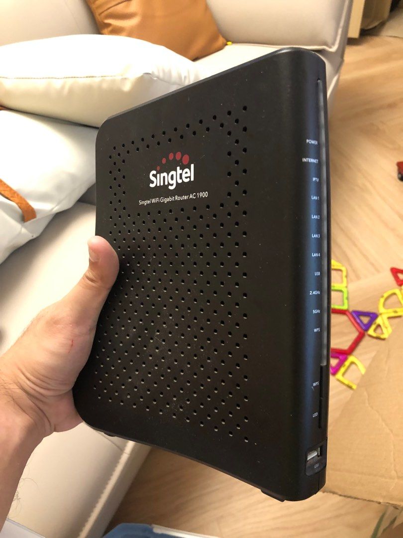 Singtel Fibre Broadband Gigabit Router (slightly negotiable), Computers ...