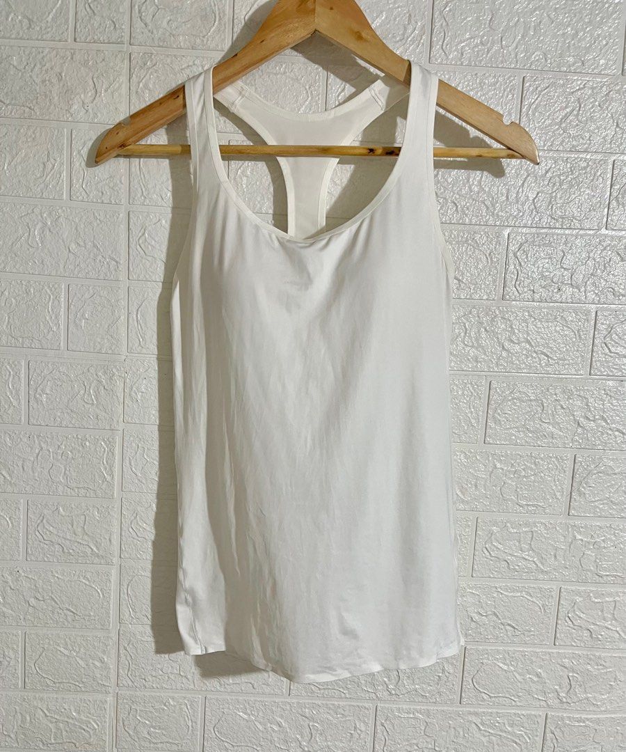 UNIQLO AIRism Racerback Bra top, Women's Fashion, Tops, Sleeveless on ...
