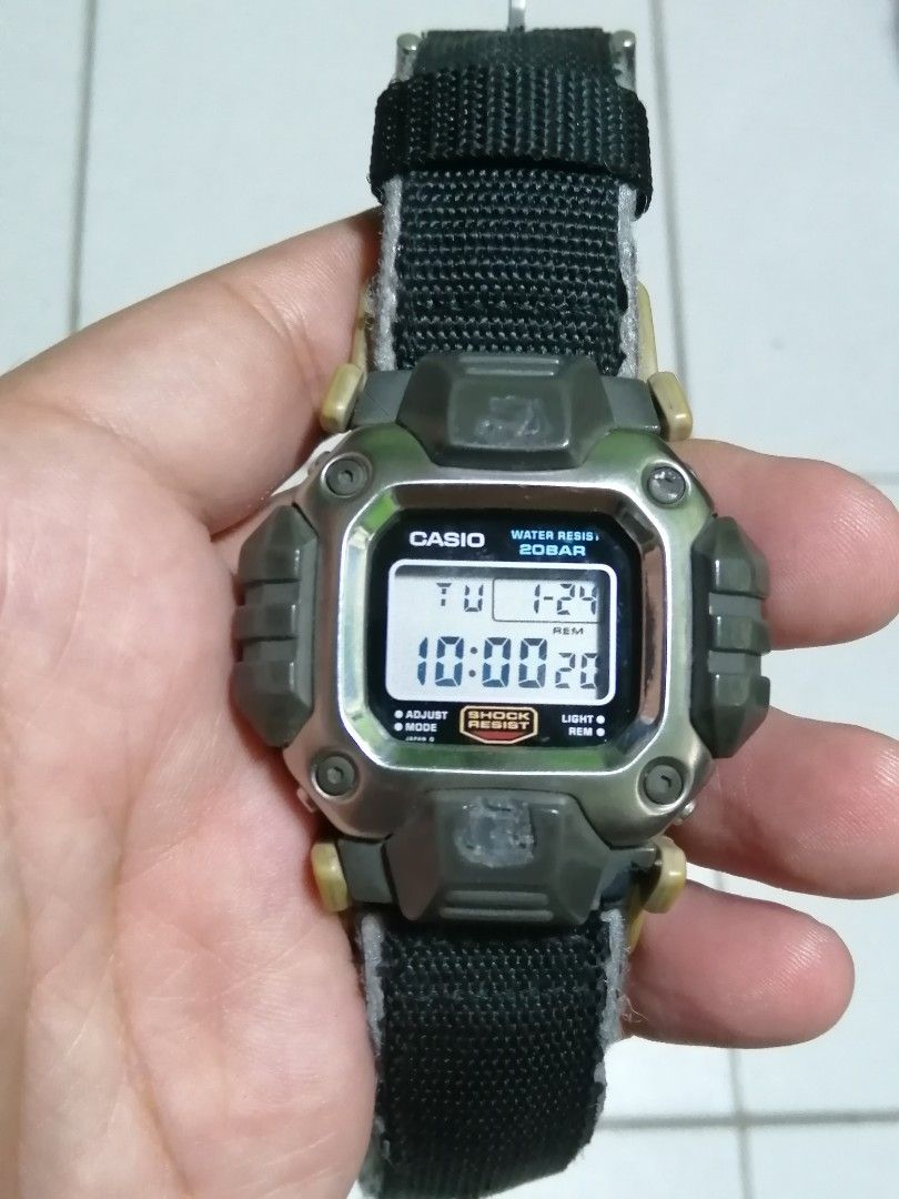 Vintage rare Casio gshock dw-6400 gundam 1994, Luxury, Watches on Carousell