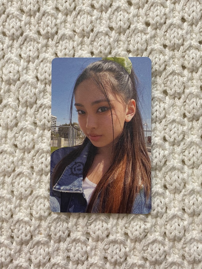 WTS NEW JEANS HYEIN weverse pc, Hobbies & Toys, Collectibles ...