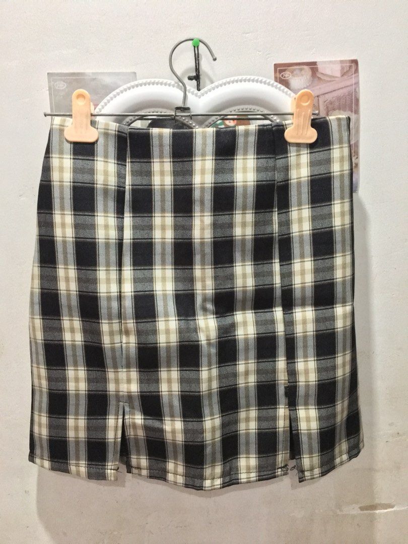 Y2k aesthetic skorts, Women's Fashion, Bottoms, Skirts on Carousell